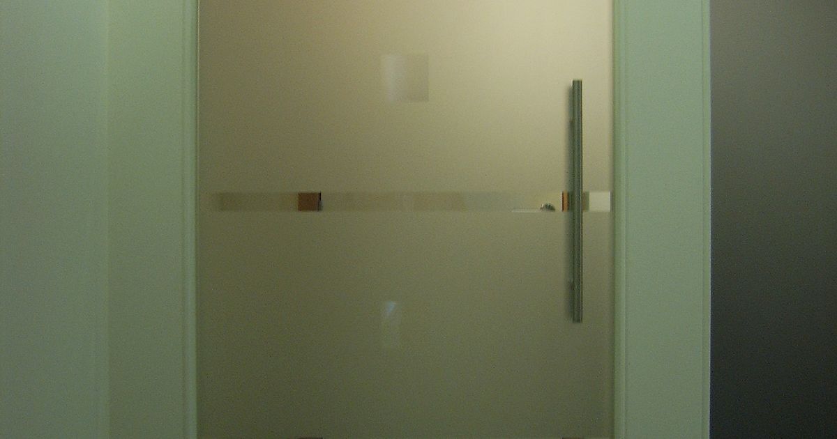 Glasdeur met vloerveer gezandstraald | Producten | Jacobs Deuren